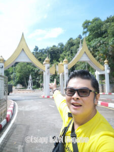 Perak: Malaysia-Thailand Border Stone - Escapy Travel Mag