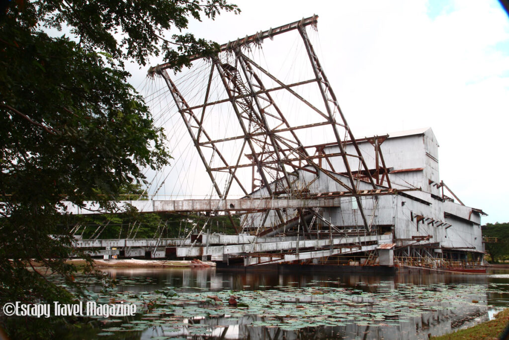Perak: tt5 tin dredge - Escapy Travel Mag