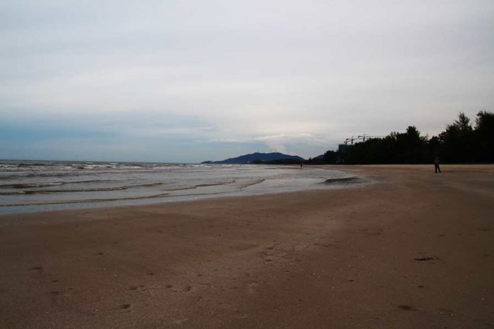 East Coast: Balok Beach - Escapy Travel Mag